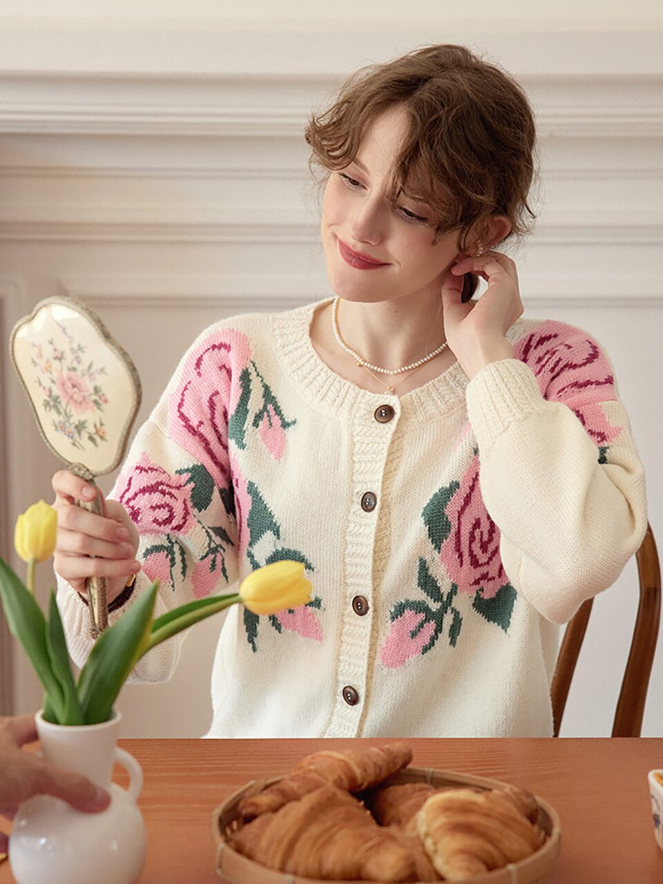 심플레트로 Noemi Rose Jacquard White Knit Cardigan Noemi Rose Jacquard White ...